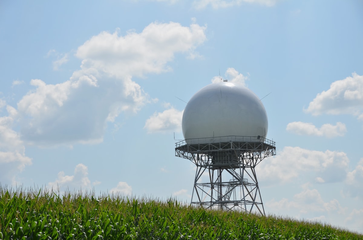 How Modern Weather Radar Gives Pilots a 40-Second Head Start on Danger ...