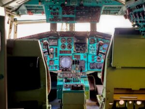 How AI Is Making Pilots Safer in the Cockpit - FlightTechTrends